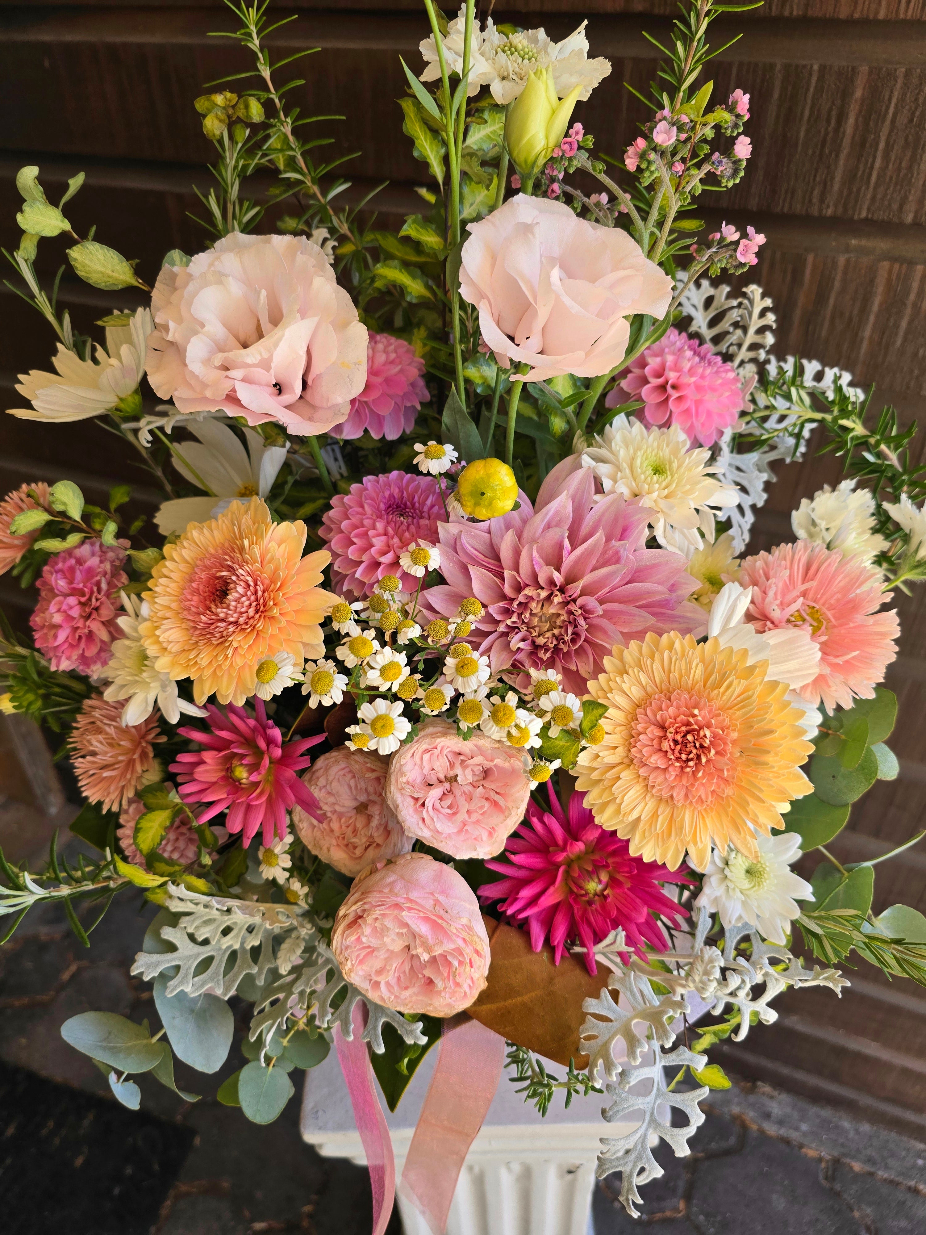 Seasonal Greetings Flowers – By Florist Jin